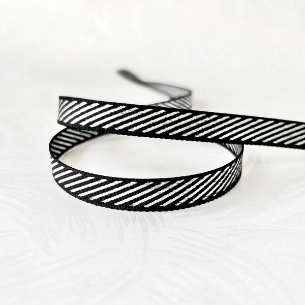 Metallic Diagonal Line Braid – Rose Mille